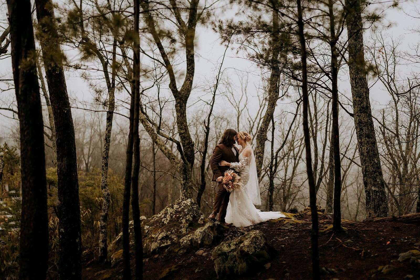 Fun & Moody Magnolia Wedding | Derek Halkett Photography